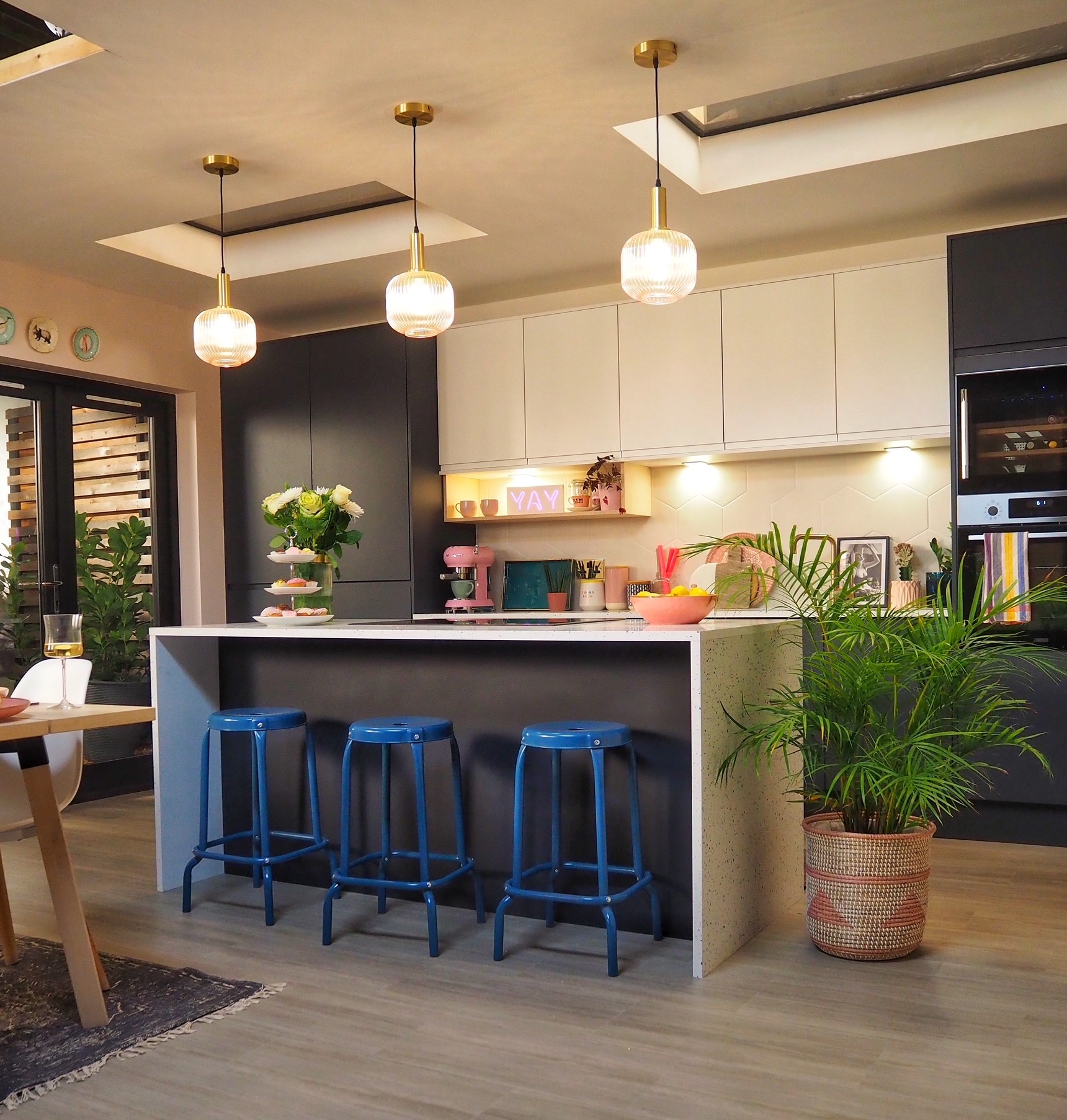 magnet-luna – Hardcastle Towers